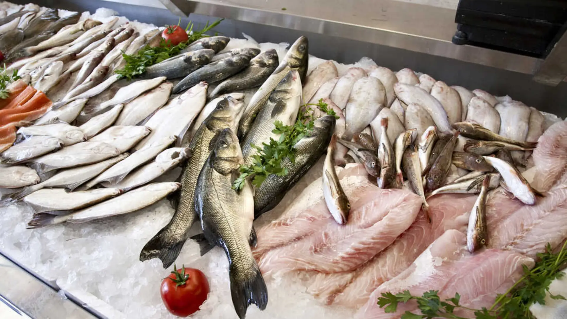 Ultimate Guide to Selecting Fresh Seafood Your Local Fish Market